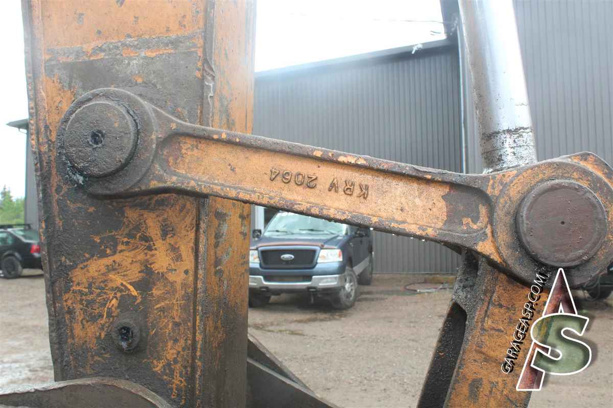 Bucket linkages - Heavy equipment parts