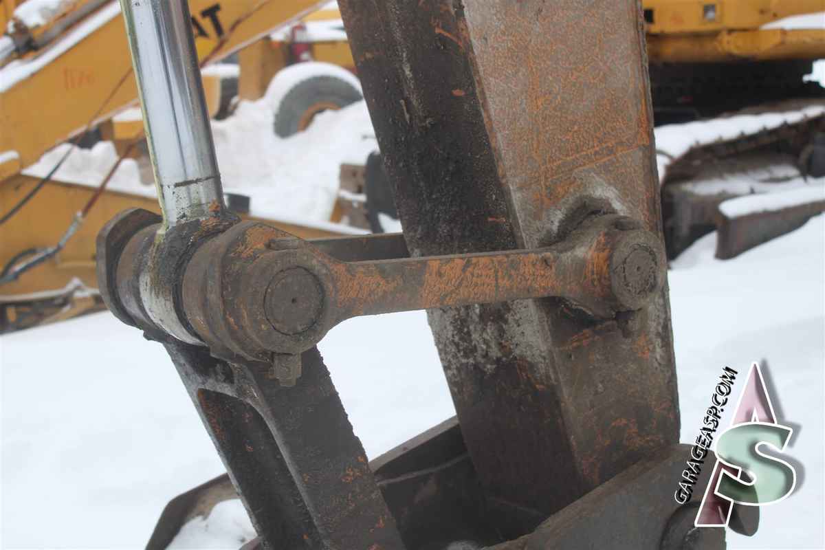 Bucket linkages - Heavy equipment parts