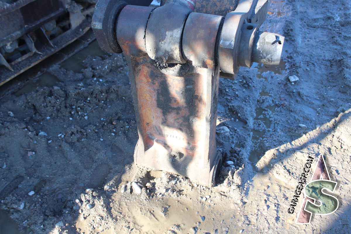 Bucket linkages - Heavy equipment parts