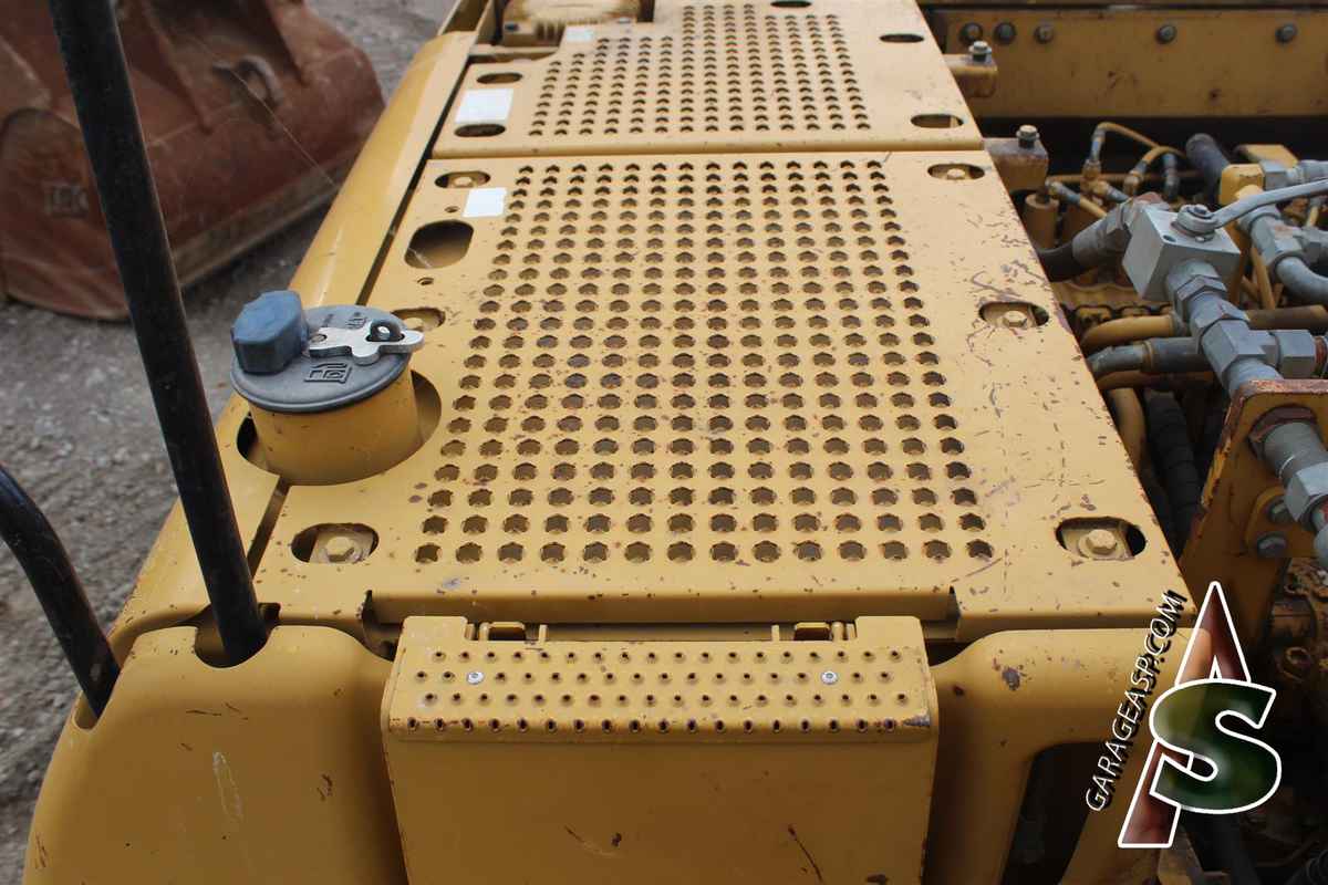 Fuel tanks - Heavy equipment parts