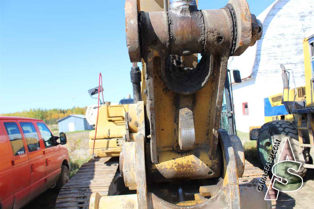 Bucket linkages - Heavy equipment parts