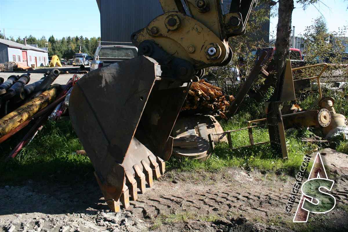 Bucket linkages - Heavy equipment parts