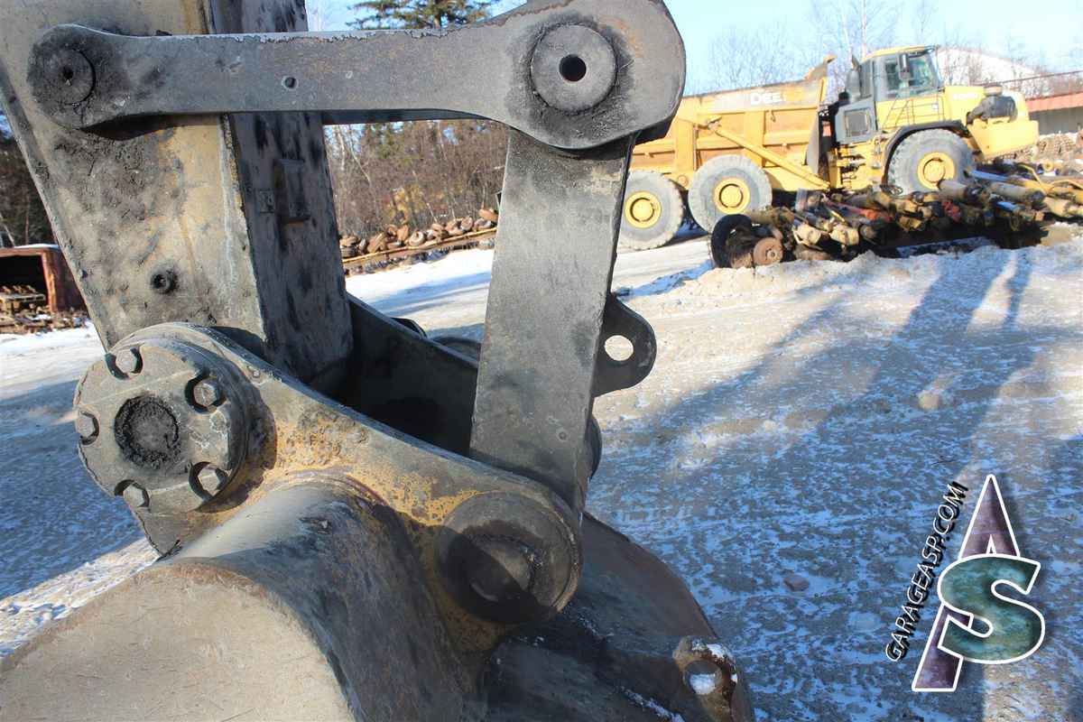 Bucket linkages - Heavy equipment parts