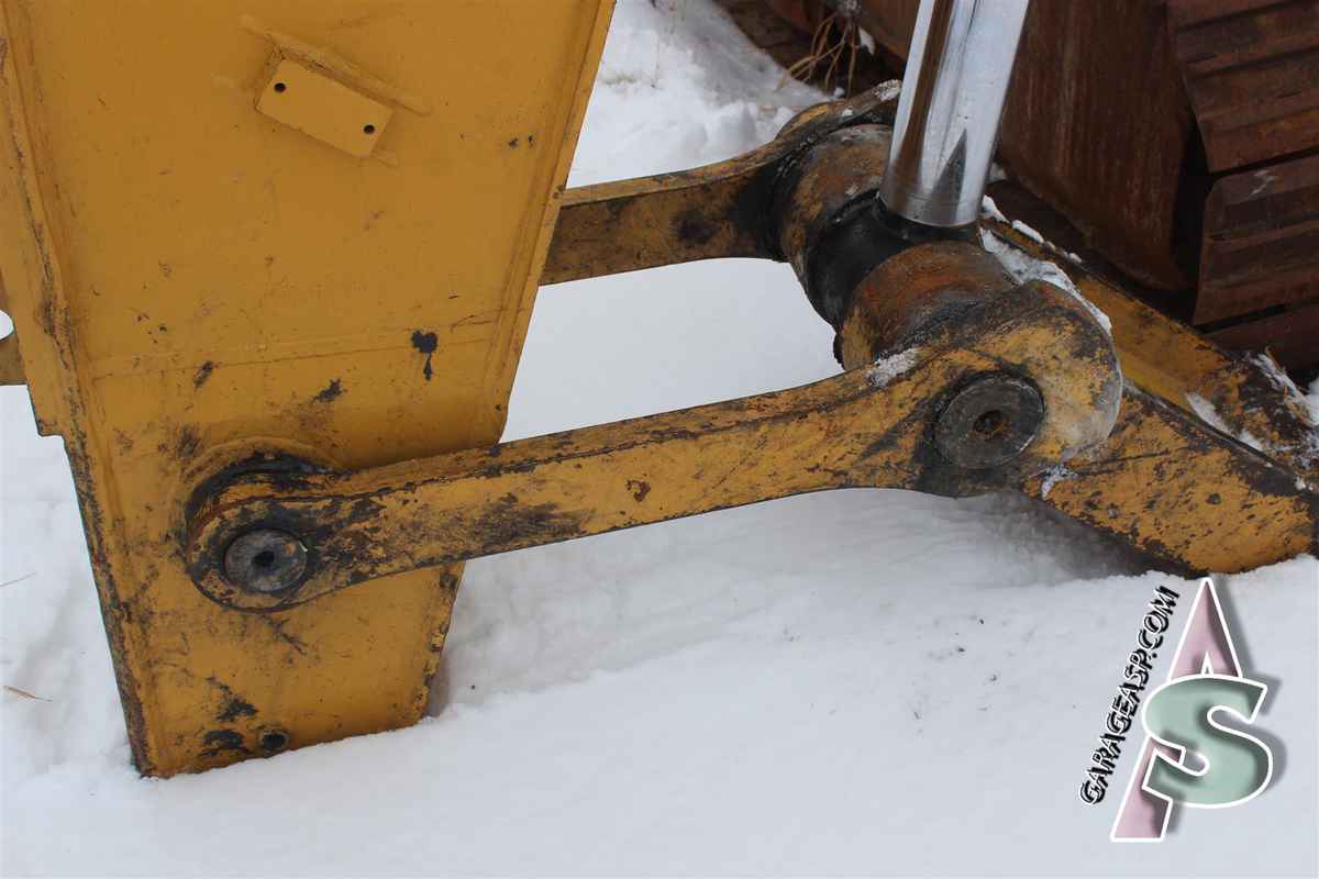 Bucket linkages - Heavy equipment parts