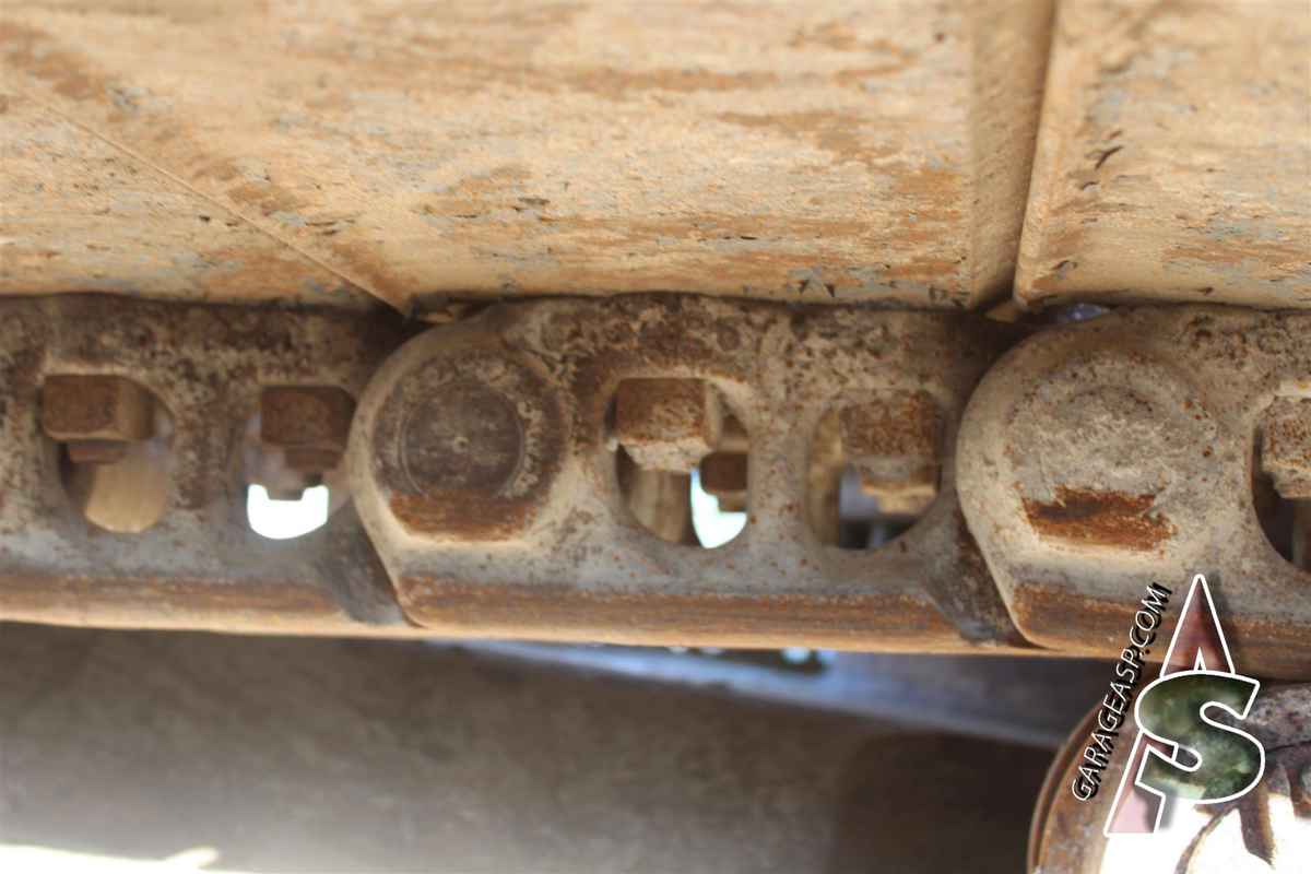 Tracks - Chains - Heavy equipment parts