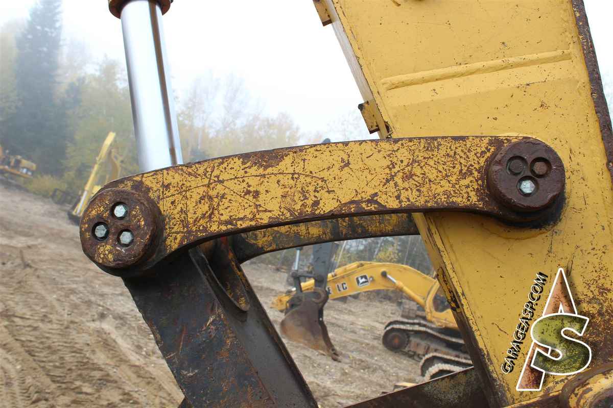 Bucket linkages - Heavy equipment parts