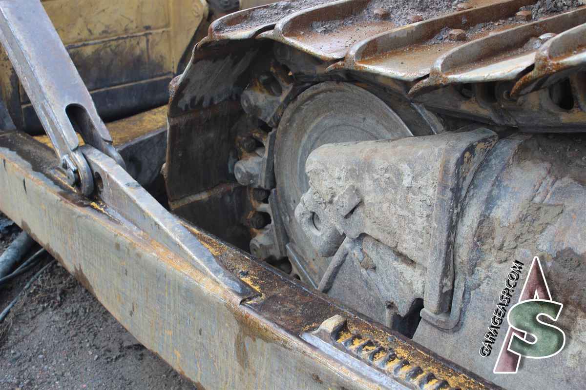 Idlers - Heavy equipment parts