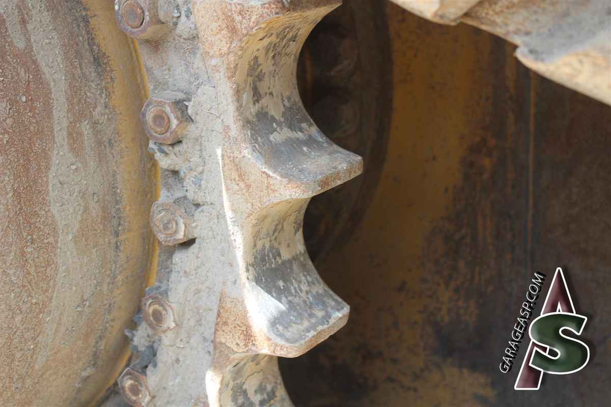 Sprockets - Heavy equipment parts