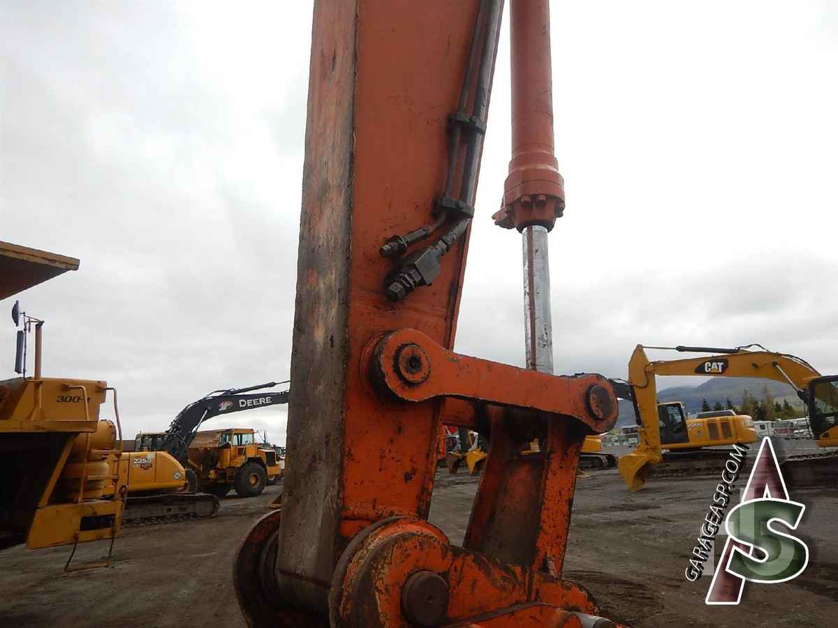 Bucket linkages - Heavy equipment parts