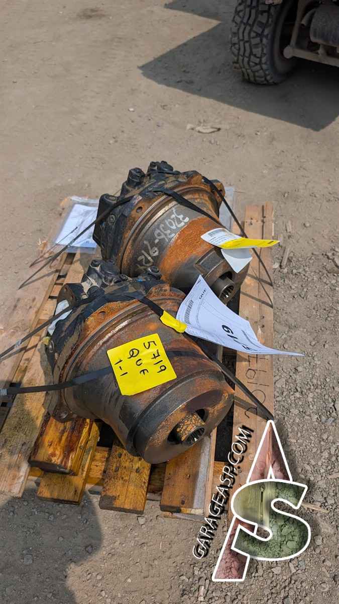 Travel motors - Heavy equipment parts