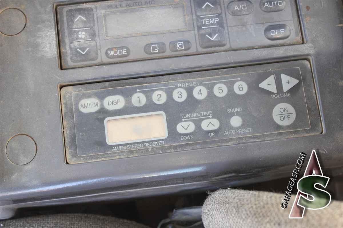 Radios - Heavy equipment parts