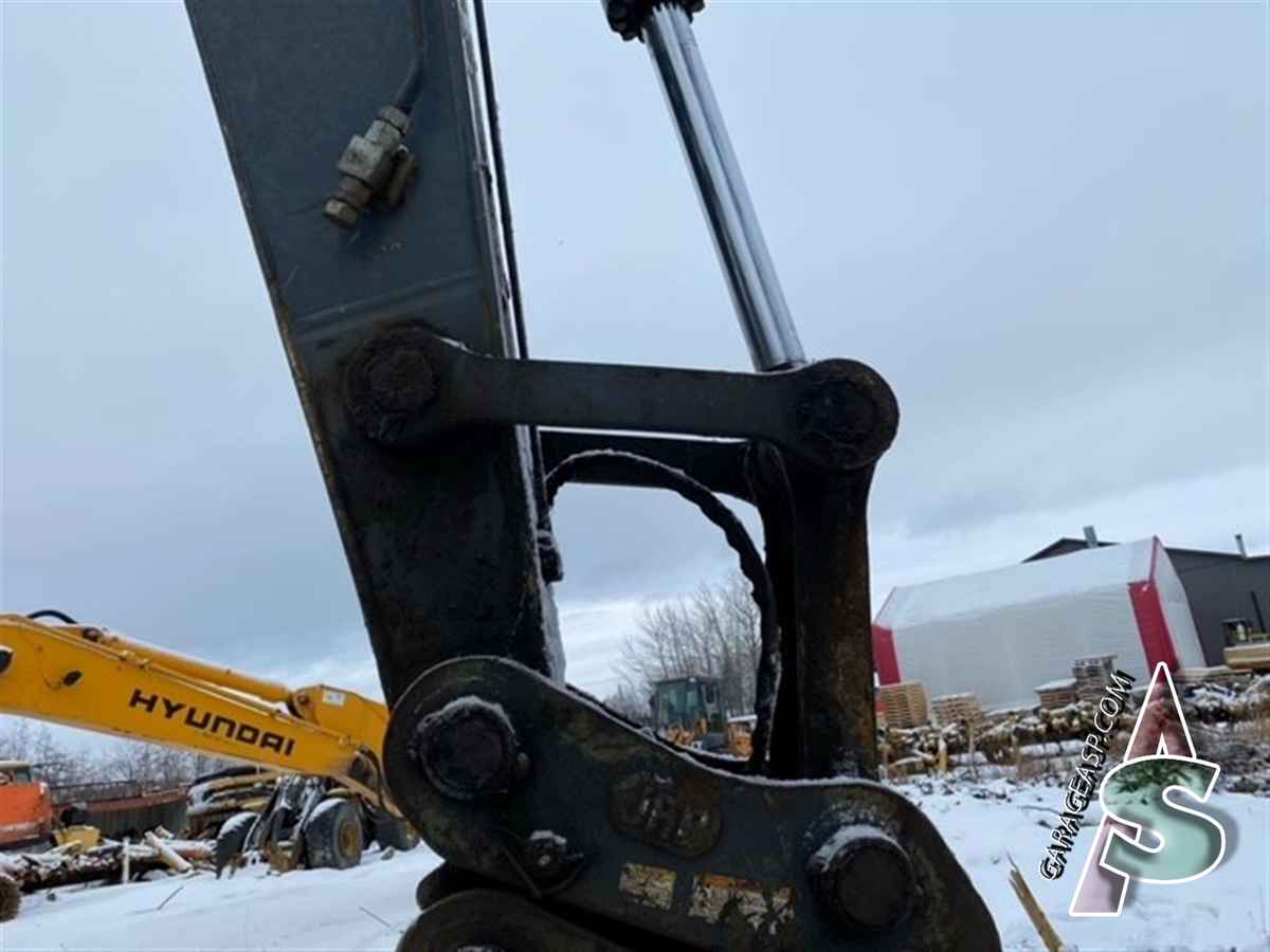 Bucket linkages - Heavy equipment parts