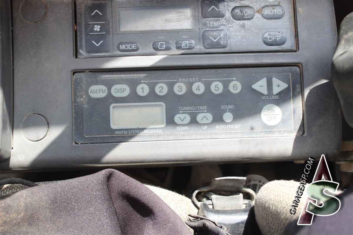 Radios - Heavy equipment parts