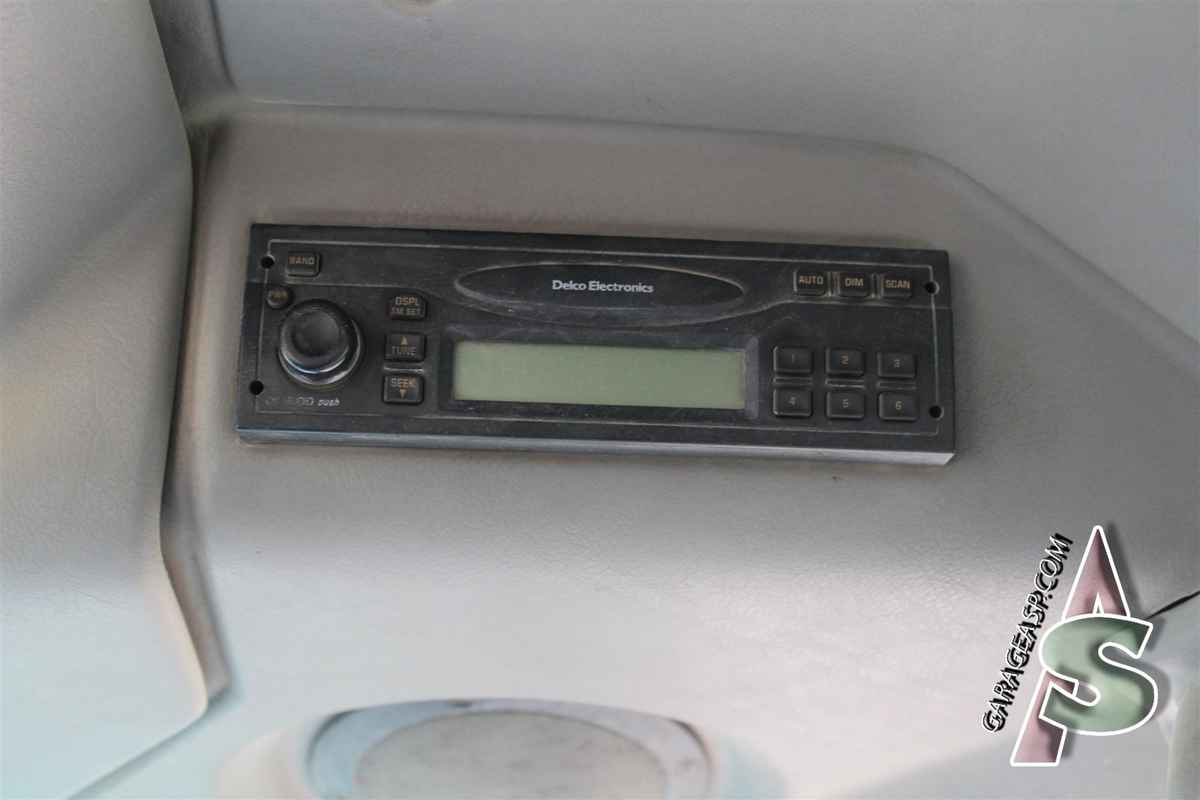 Radios - Heavy equipment parts