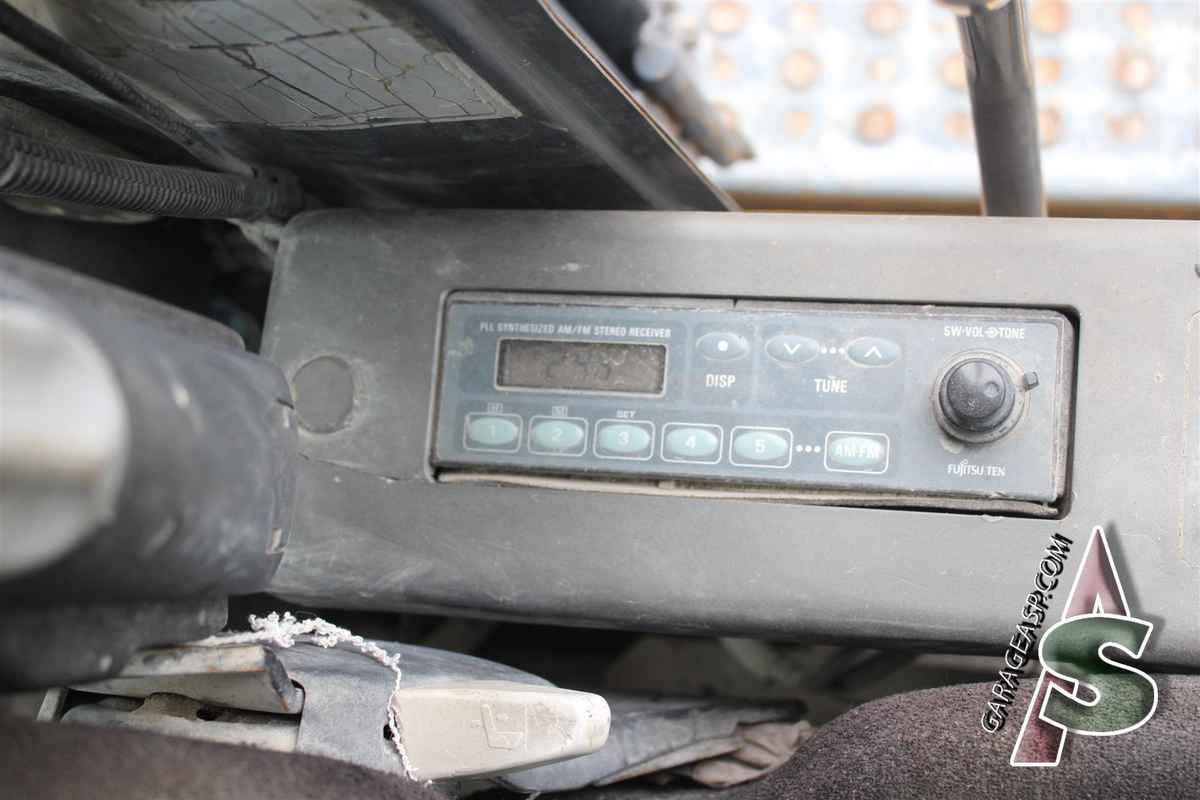 Radios - Heavy equipment parts