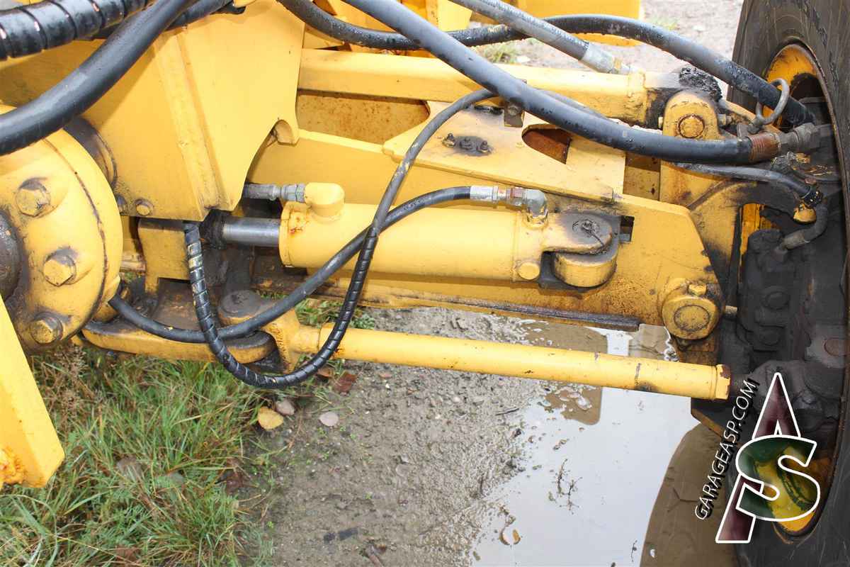 Steering cylinders - Heavy equipment parts