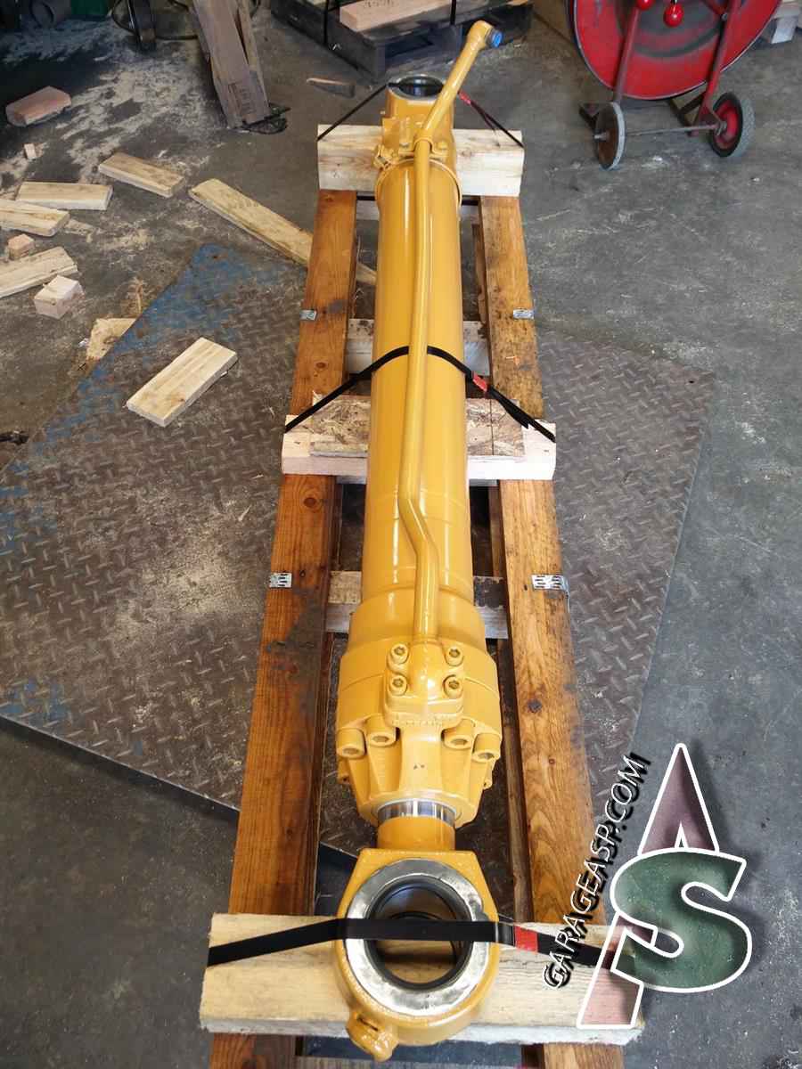 Bucket cylinders - Heavy equipment parts