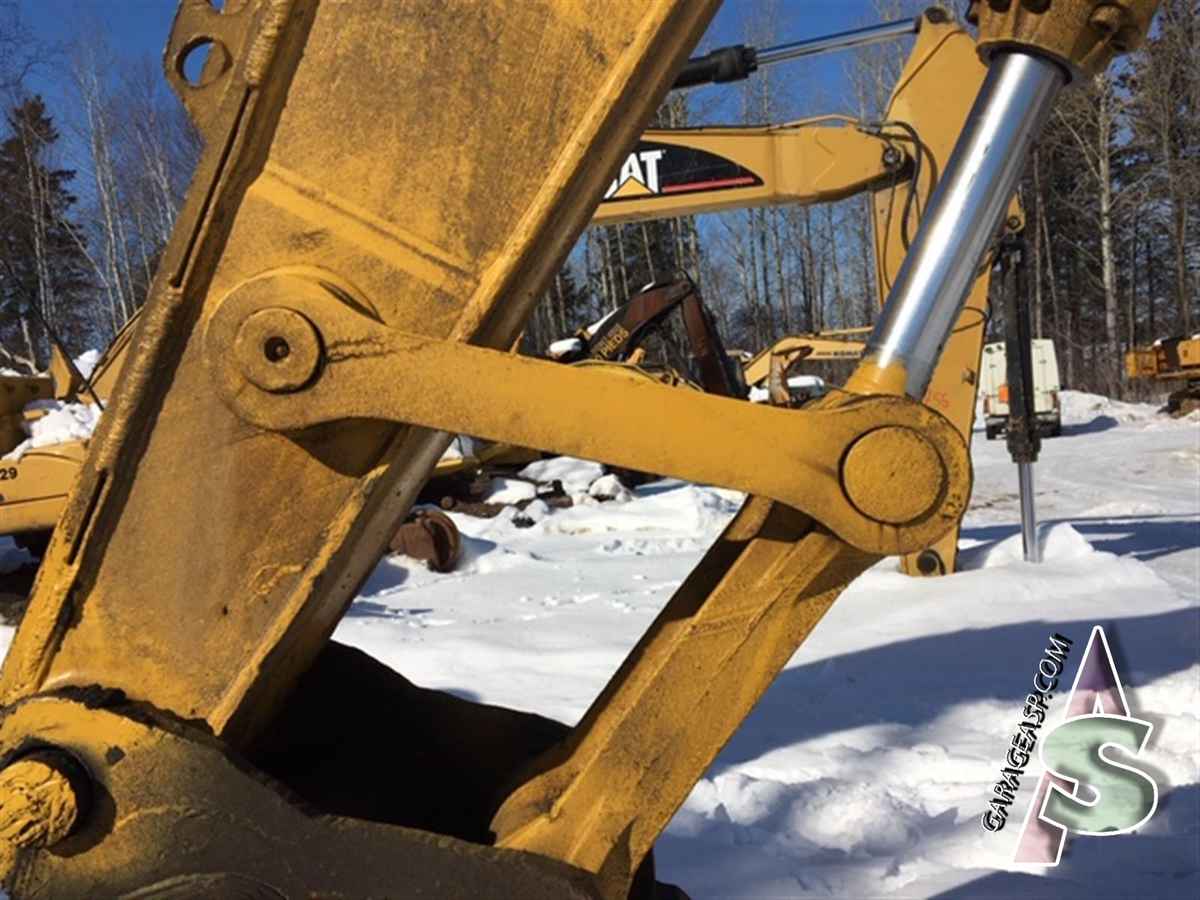 Bucket linkages - Heavy equipment parts