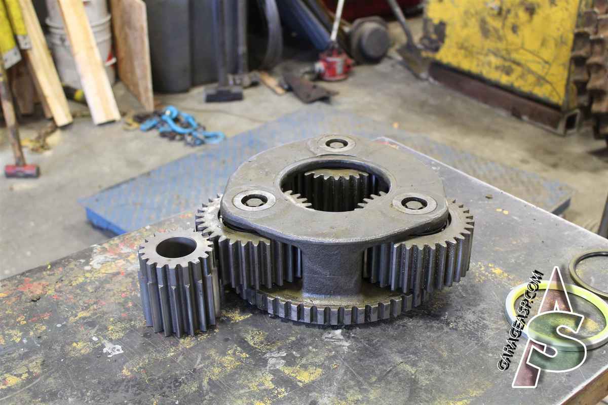 Final drives - Heavy equipment parts