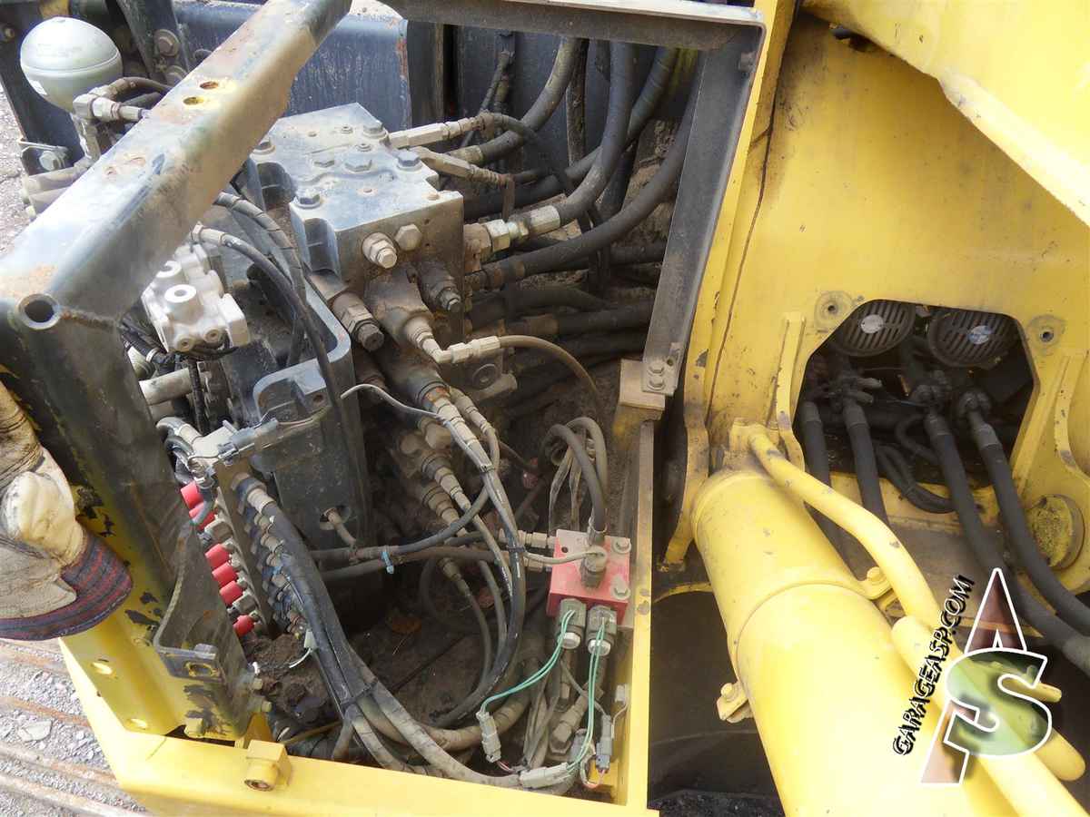 Main control valves - Heavy equipment parts