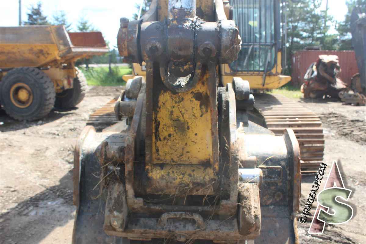 Bucket linkages - Heavy equipment parts