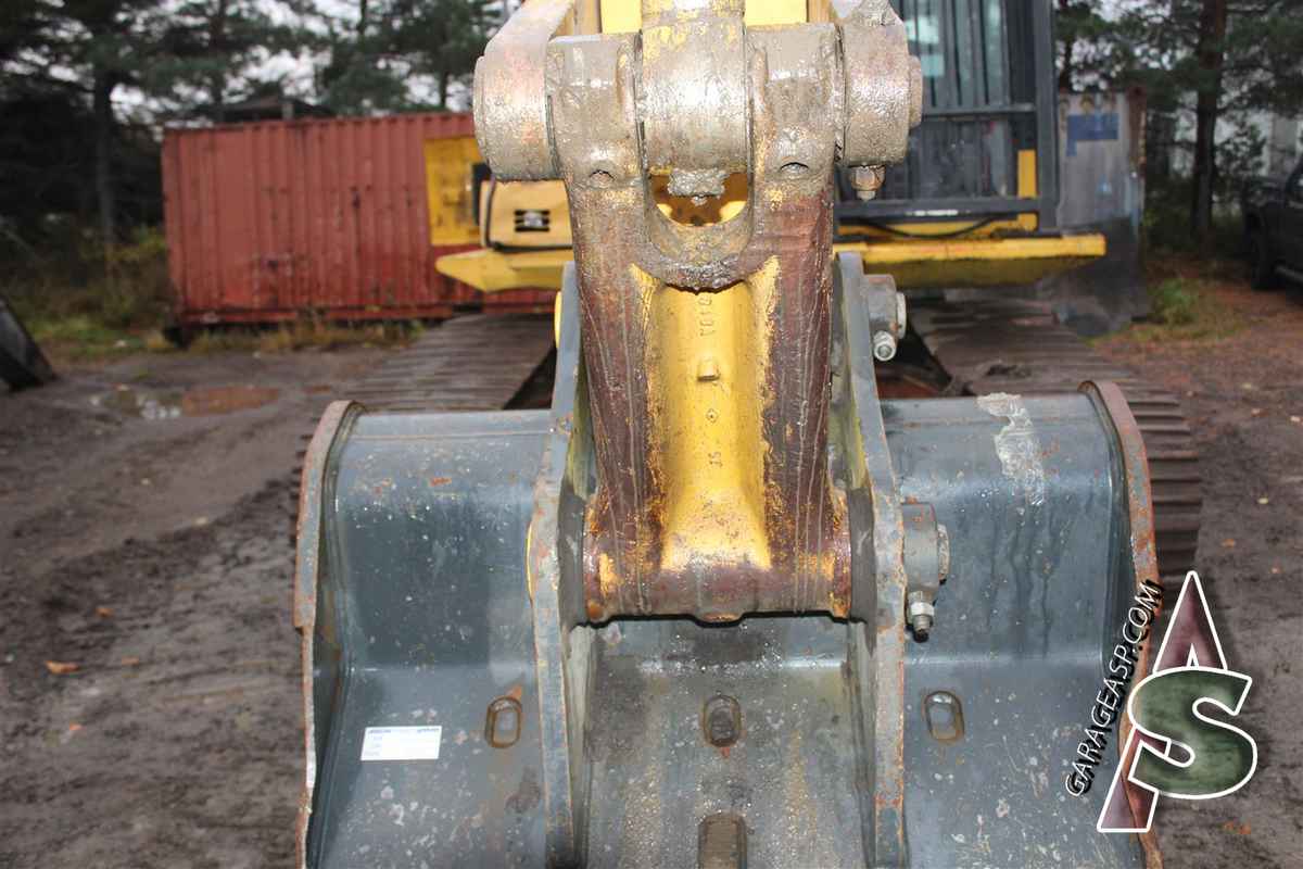 Bucket linkages - Heavy equipment parts