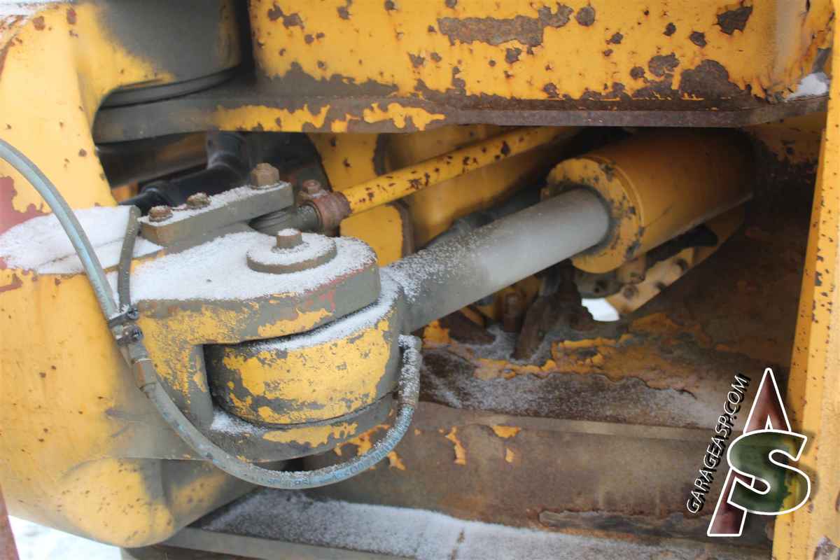 Steering cylinders - Heavy equipment parts