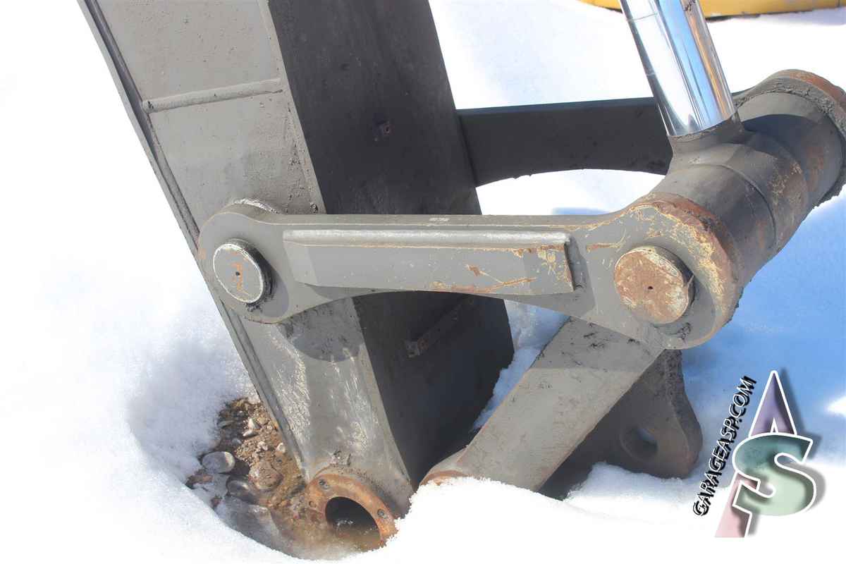 Bucket linkages - Heavy equipment parts